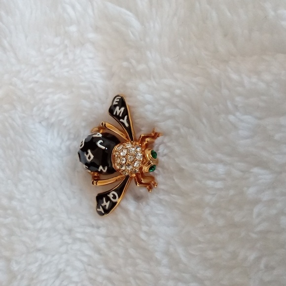 Joan Rivers | Jewelry | Collectable Rare Joan Rivers Bee Brooch | Poshmark